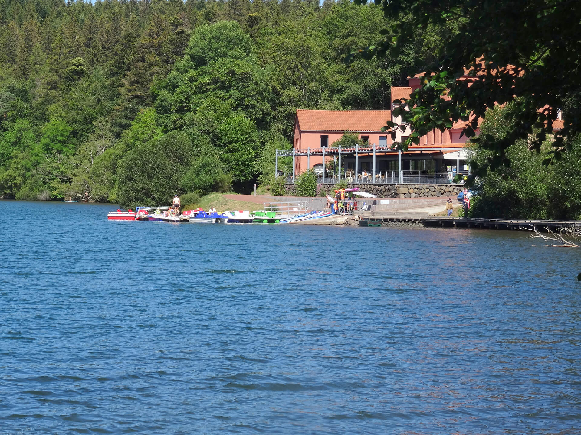 Grand bol d’air au Lac du Bouchet – Velay Attractivité – Attractivité ...